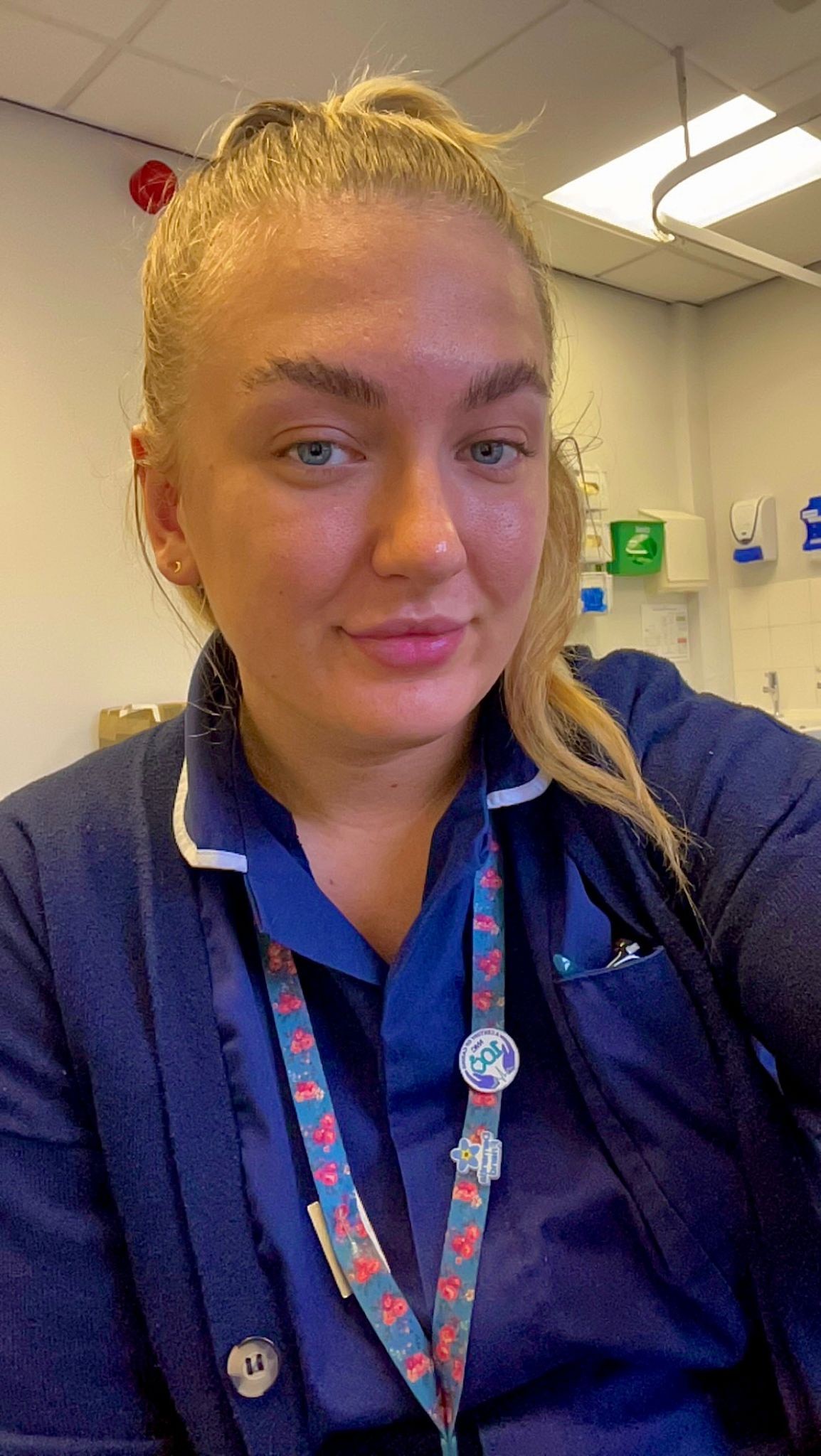 Amy Y Nurse Photo.jpg (374 KB)